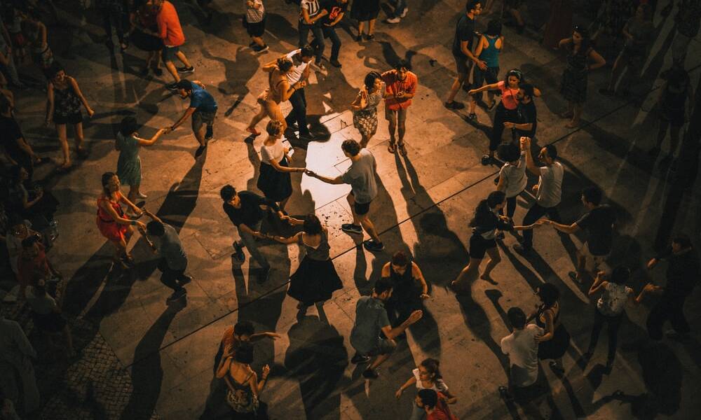 BACHATA DANCING Open Air In Tanzfl che MONBIJOU PARK Berlin Hang Out bachata-dancing-open-air-in-tanzfl-che-monbijou-park-berlin-hang-out